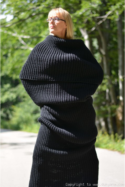 Black hand knitted wool huge tube scarf/SC18